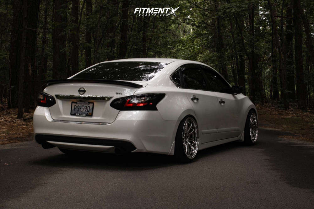 2017 Nissan Altima SR with 19x9.5 Aodhan Ds02 and Vercelli 225x35 on ...