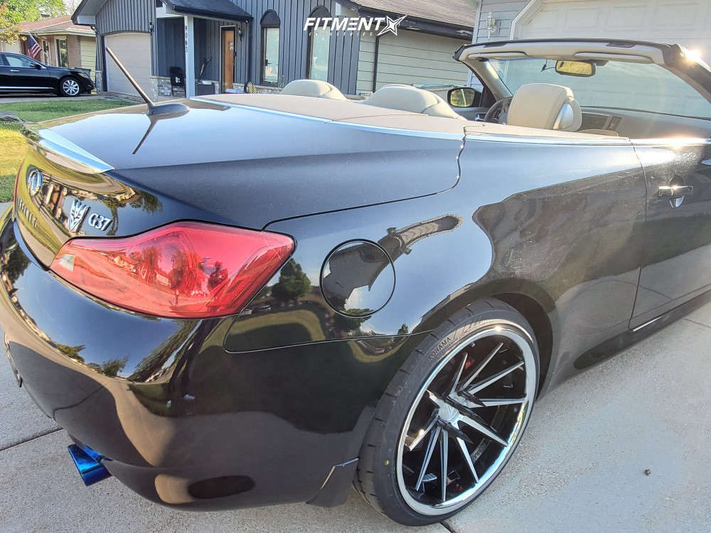 2009 INFINITI G37 Base with 20x9 Ferrada FR4 and Yokohama 245x35 on ...