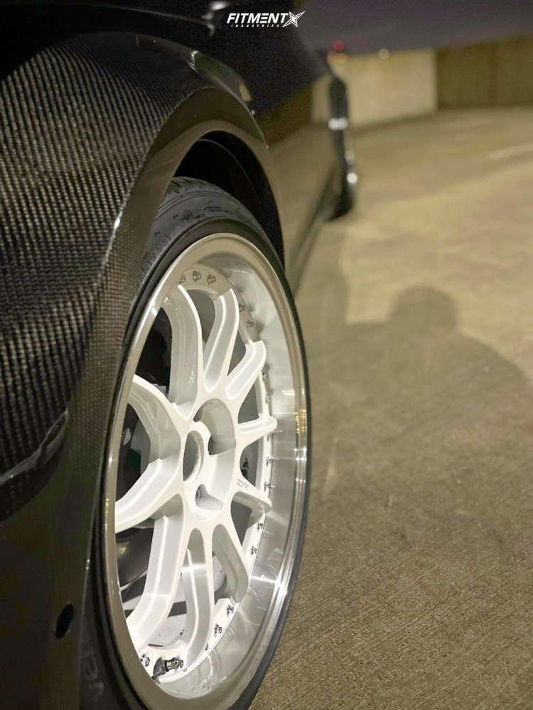 2021 Tesla 3 Performance with 19x9.5 ESR Cs12 and Michelin 275x35 on ...