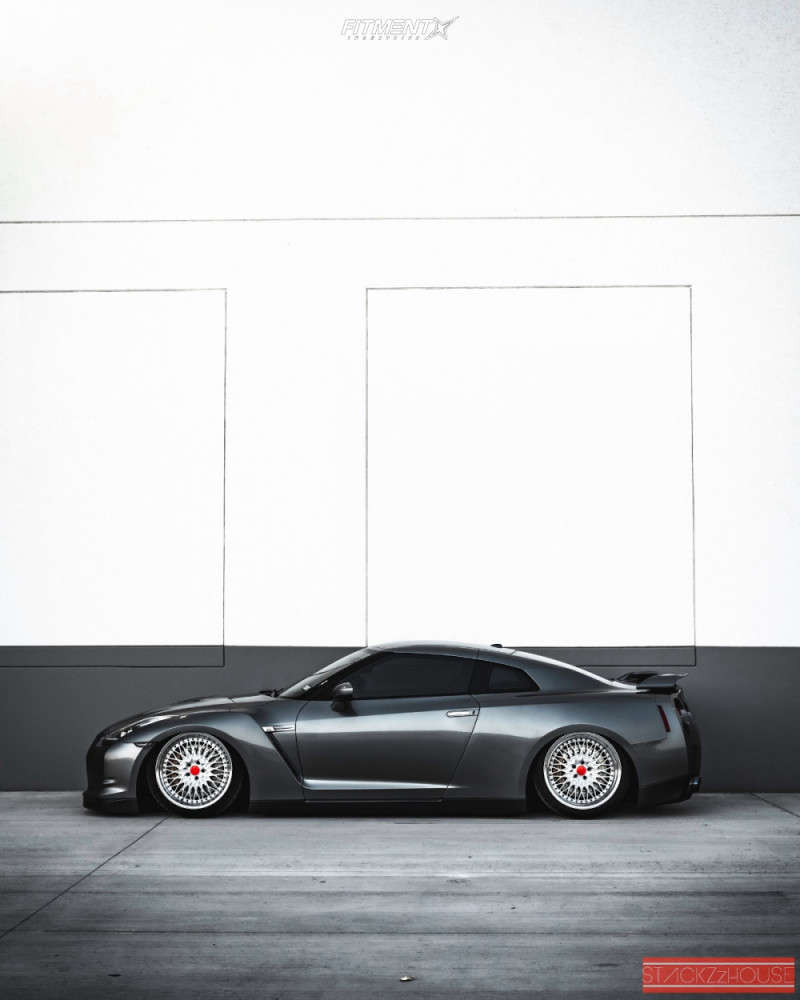 2009 Nissan GT-R Premium with 20x10 GMR MS-3 and Nitto 265x35 on Air ...