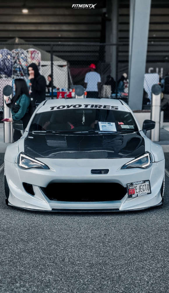 2015 Scion FR-S Base with 18x10.5 ESR Cs15 and Toyo Tires 235x40 on Air ...