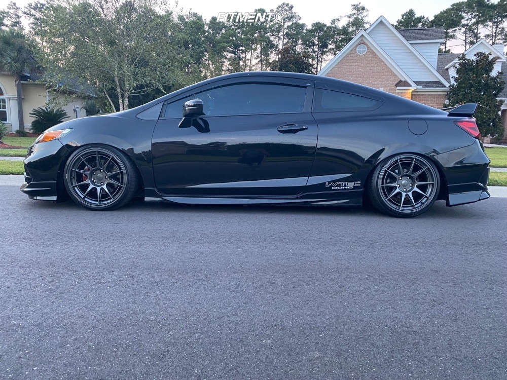 2014 Honda Civic Si with 18x9.5 ESR Sr13 and Nankang 225x35 on ...