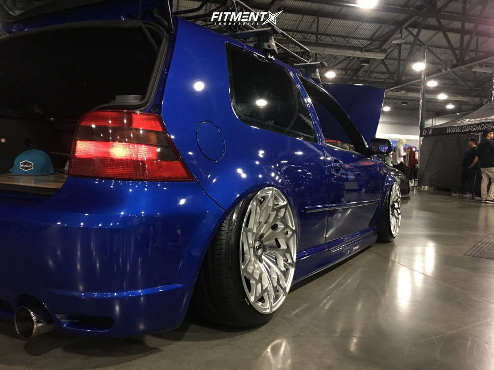 2004 Volkswagen R32 Base with 18x9.5 WatercooledIND MD1 and Nankang ...