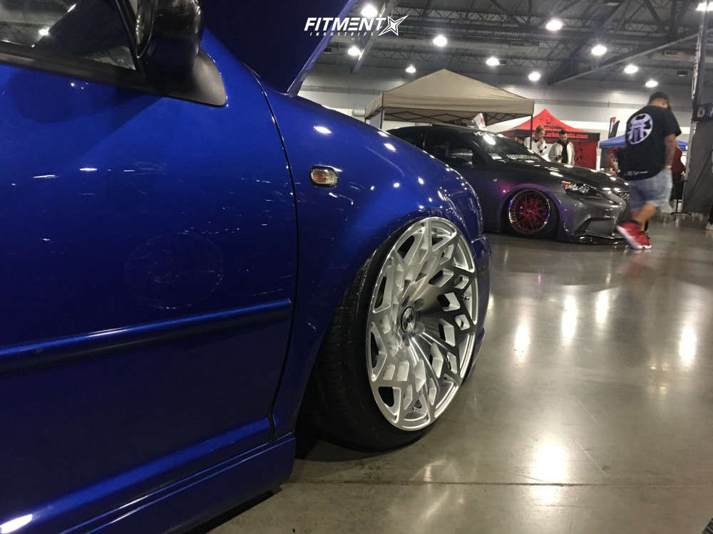 2004 Volkswagen R32 Base with 18x9.5 WatercooledIND MD1 and Nankang ...