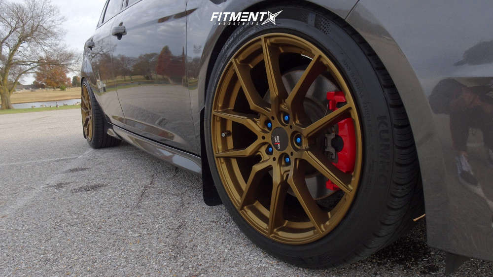 2017 Ford Focus ST with 18x8.5 Option Lab R716 and Kumho 235x40 on ...