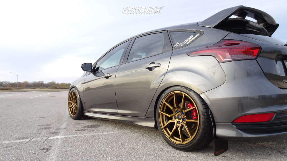 2017 Ford Focus ST with 18x8.5 Option Lab R716 and Kumho 235x40 on ...