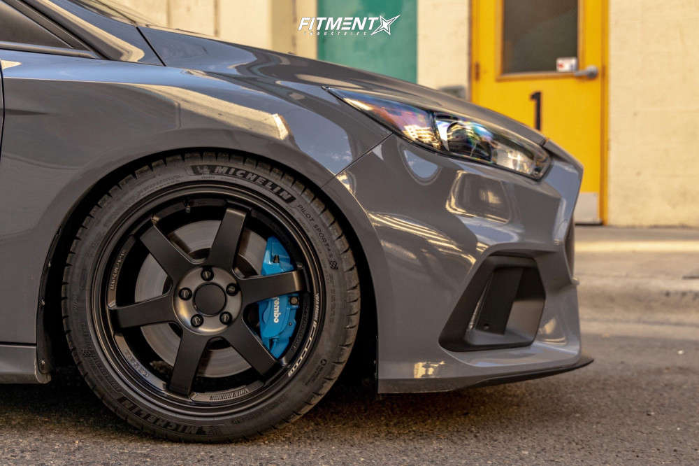 2017 Ford Focus RS with 18x8.5 Volk Te37sl Black Edition Ii and ...