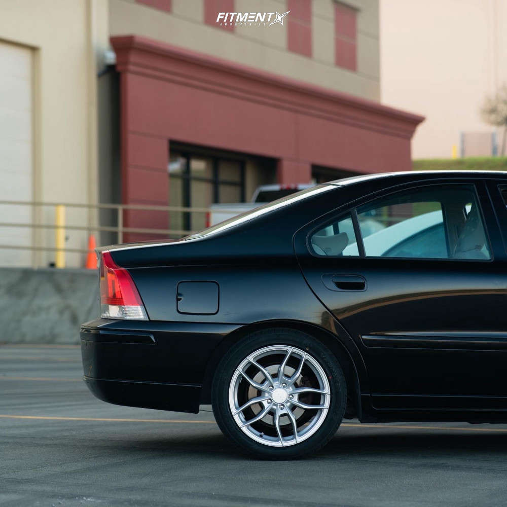 2005 Volvo S60 2.4 with 17x7.5 Drag Dr80 and Vercelli 225x45 on ...