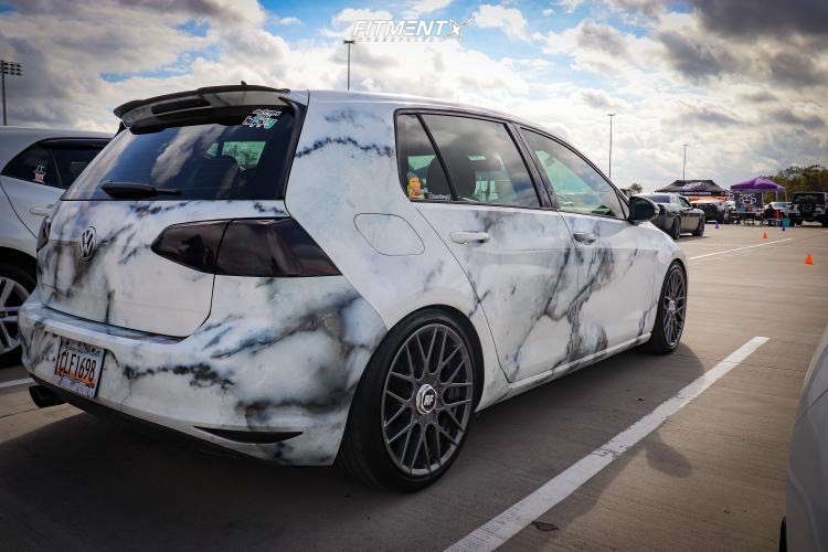 2015 Volkswagen Golf SE with 18x8.5 Rotiform Rse and Vredestein 225x40 ...