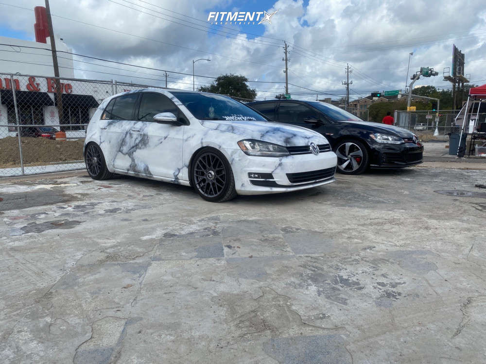 2015 Volkswagen Golf SE with 18x8.5 Rotiform Rse and Vredestein 225x40 ...