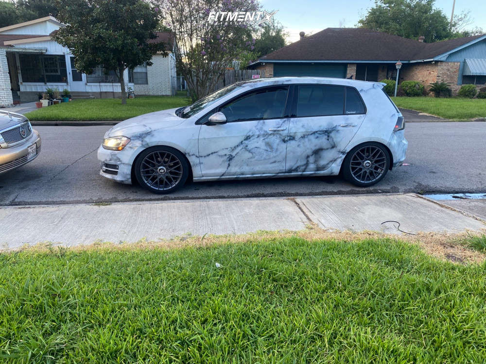 2015 Volkswagen Golf SE with 18x8.5 Rotiform Rse and Vredestein 225x40 ...