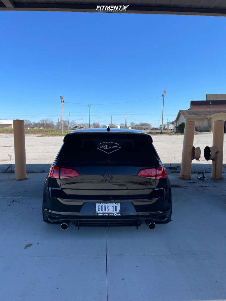 2015 Volkswagen GTI S with 17x8 Drag Dr31 and Continental 225x45 on ...