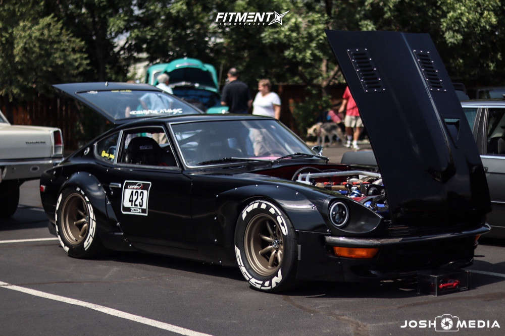 1971 Nissan 240Z Base with 15x10 Black Racing and Nitto 275x60 on Air ...