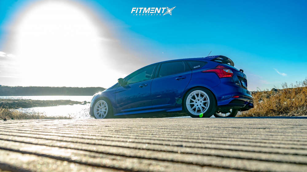 2014 Ford Focus ST with 18x9.5 ESR Sr13 and Barum 245x40 on Lowering ...