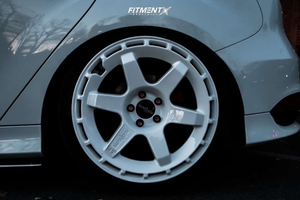 2018 Ford Focus ST with 19x8.5 Rotiform Kb1 and Velozza 245x35 on ...