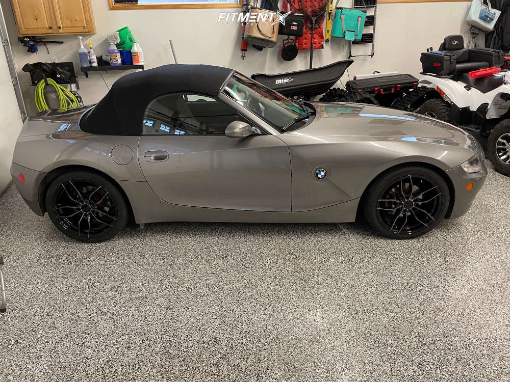 2005 BMW Z4 2.5i with 18x8 Drag Dr80 and Hankook 225x40 on Stock ...