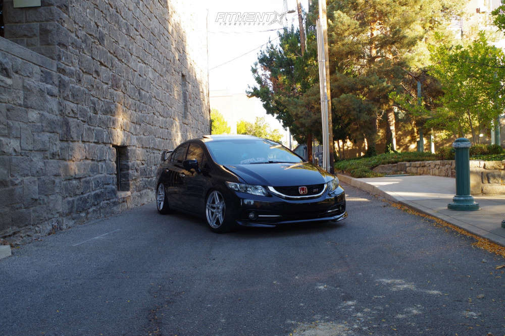 2014 Honda Civic Si with 18x8.5 ESR Rf15 and Toyo Tires 235x40 on ...