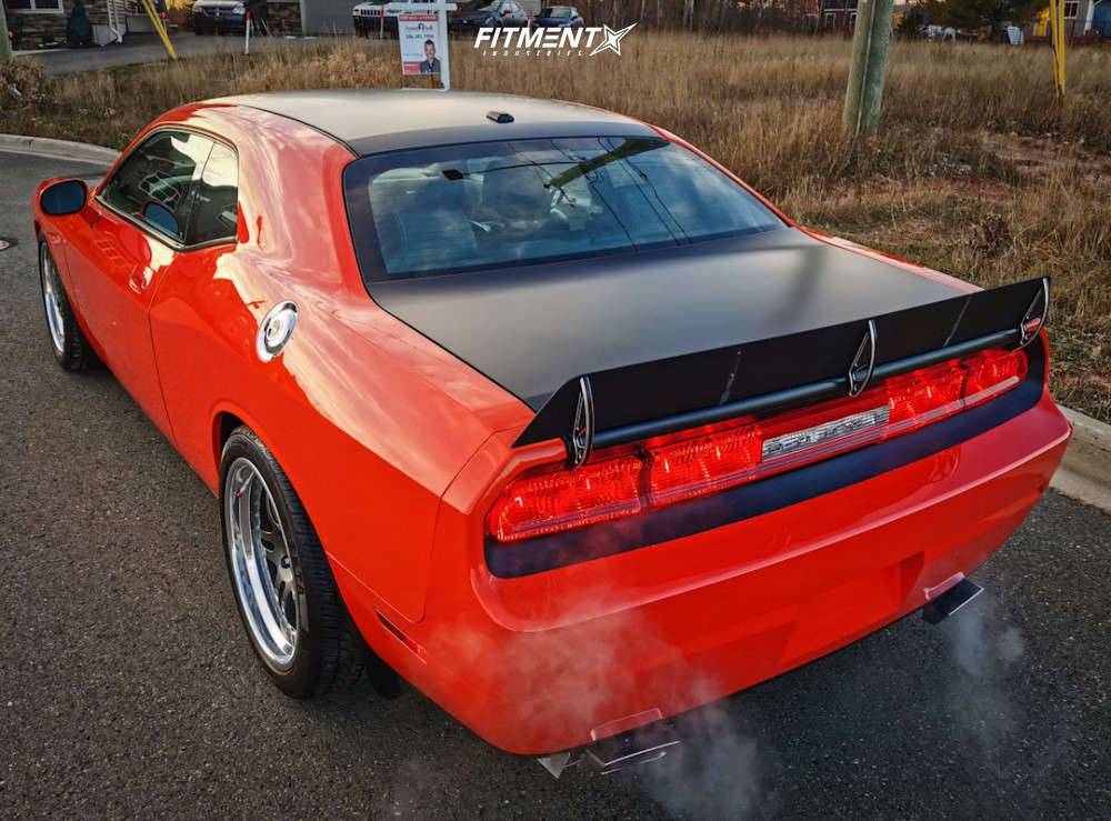 2009 Dodge Challenger R/T with 20x9.5 CCW HYBRID 505 and Continental ...