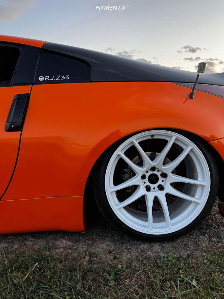 2004 Nissan 350Z Base with 19x9.5 Work Emotion Cr Kiwami and ...