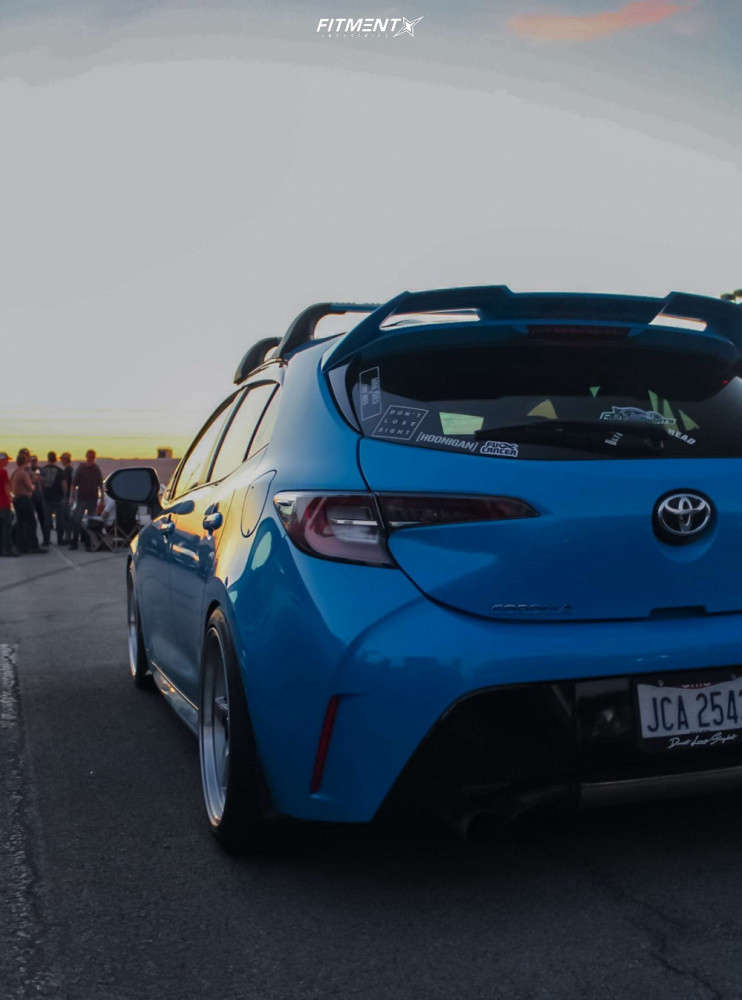 2020 Toyota Corolla XSE with 18x8.5 Aodhan Ds05 and Continental 225x40 ...