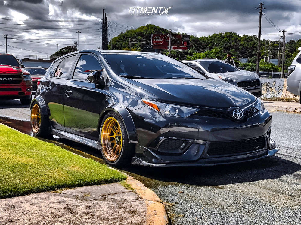 2018 Toyota Corolla IM Base with 17x9 Cosmis Racing Xt-206r and Atlas ...