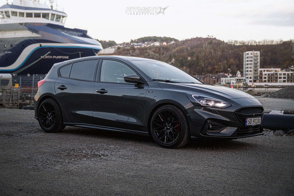 2019 Ford Focus ST-line Mk4 ST-line with 18x9.5 Japan Racing Jr28 and ...