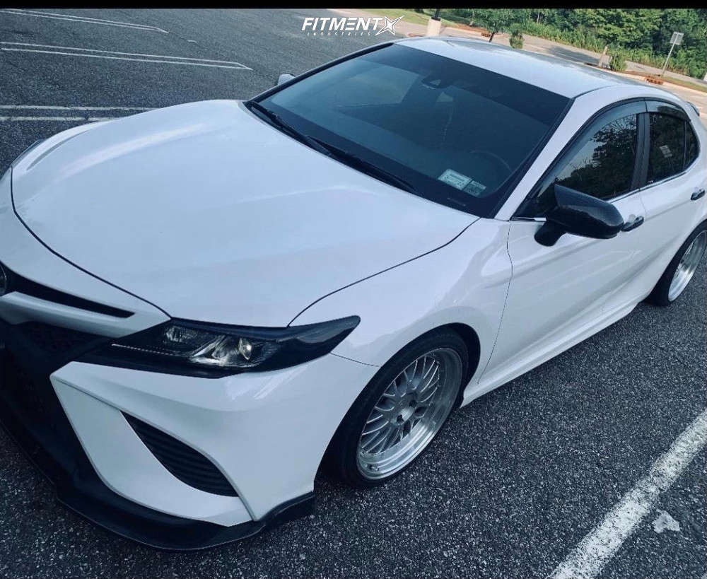 2018 Toyota Camry SE with 19x8.5 ESR Cr1 and Achilles 235x30 on ...
