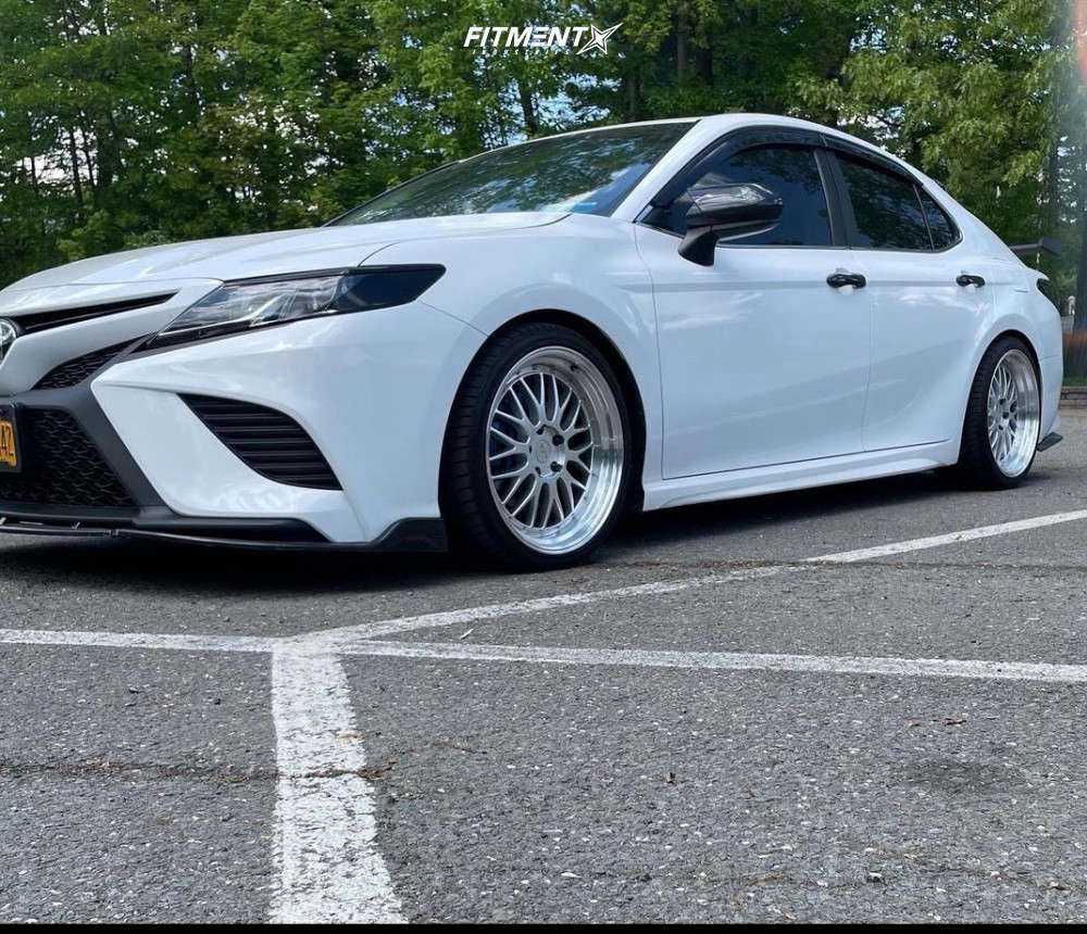 2018 Toyota Camry SE with 19x8.5 ESR Cr1 and Achilles 235x30 on ...