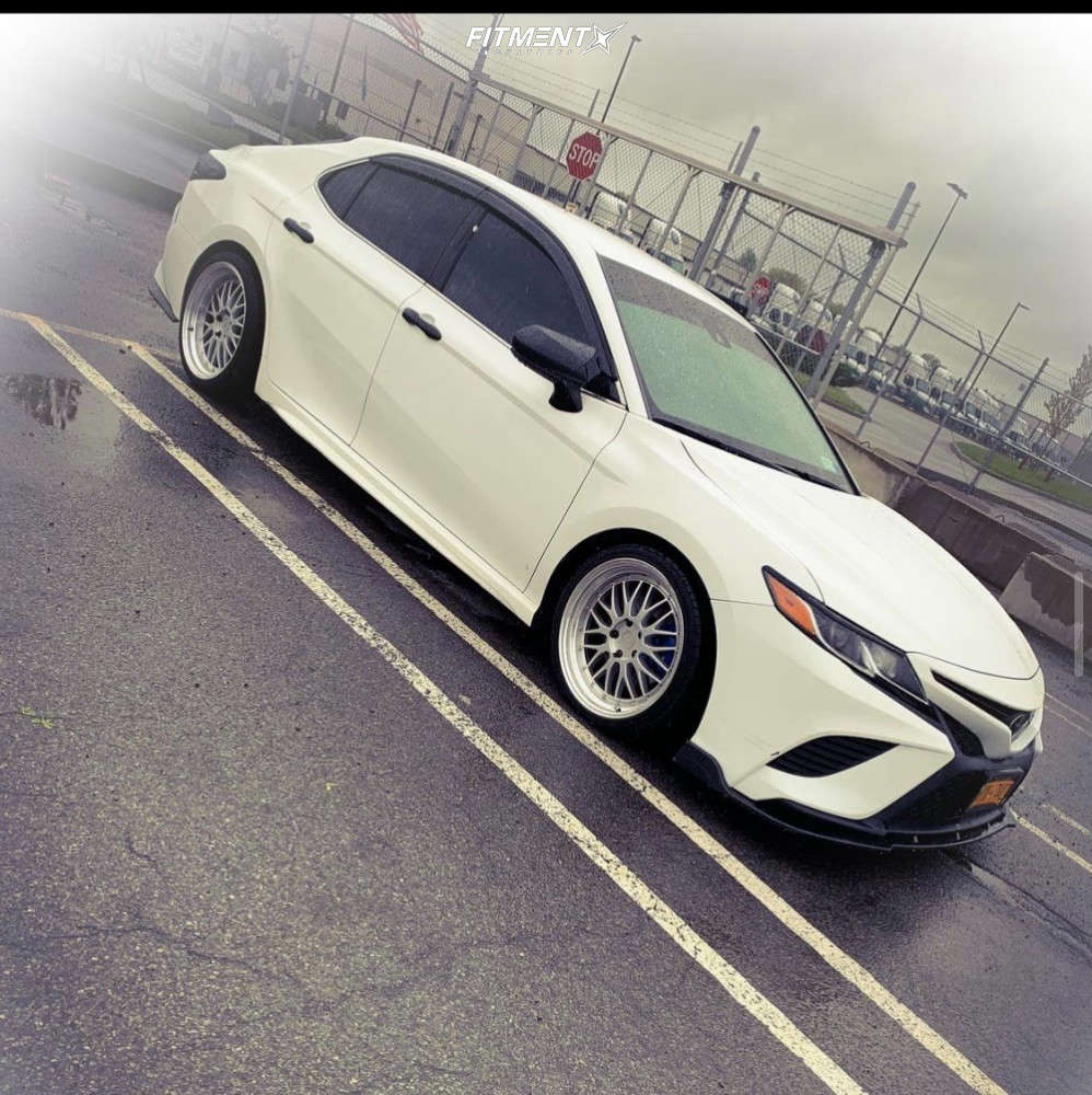 2018 Toyota Camry SE with 19x8.5 ESR Cr1 and Achilles 235x30 on ...