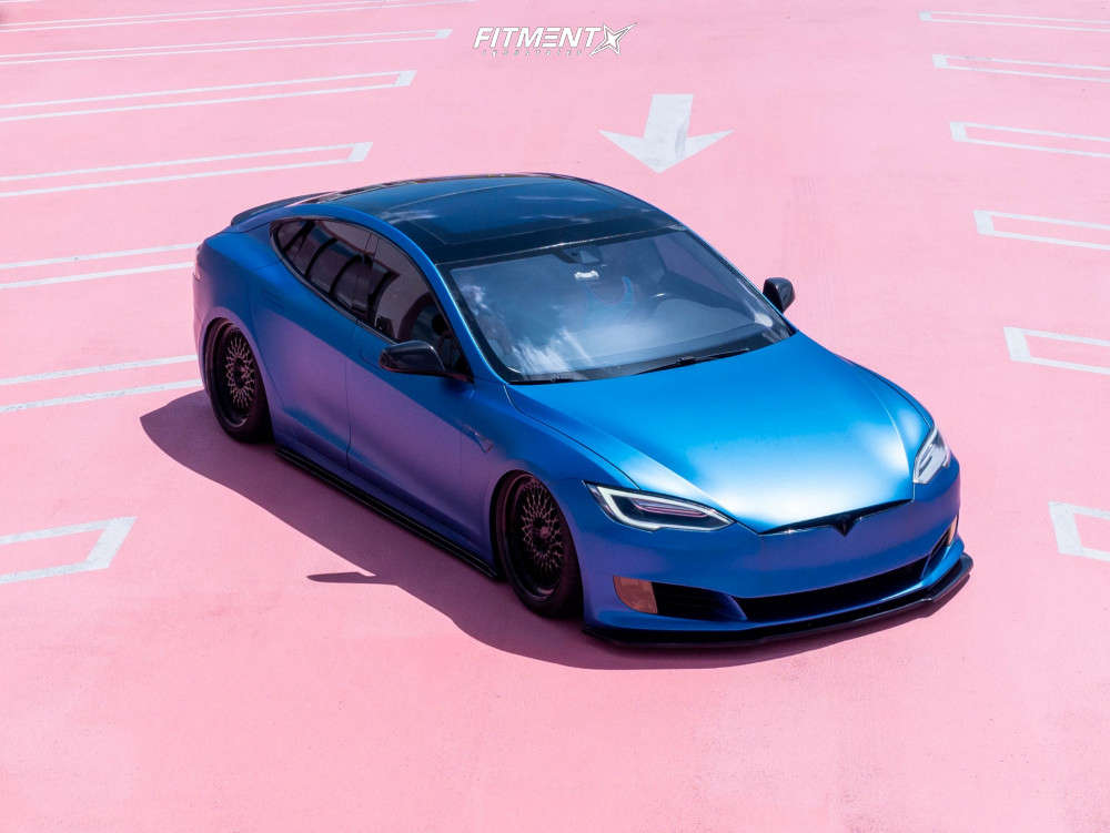 2016 Tesla S 70 with 20x9 Rotiform Lhr and Michelin 245x30 on Air ...