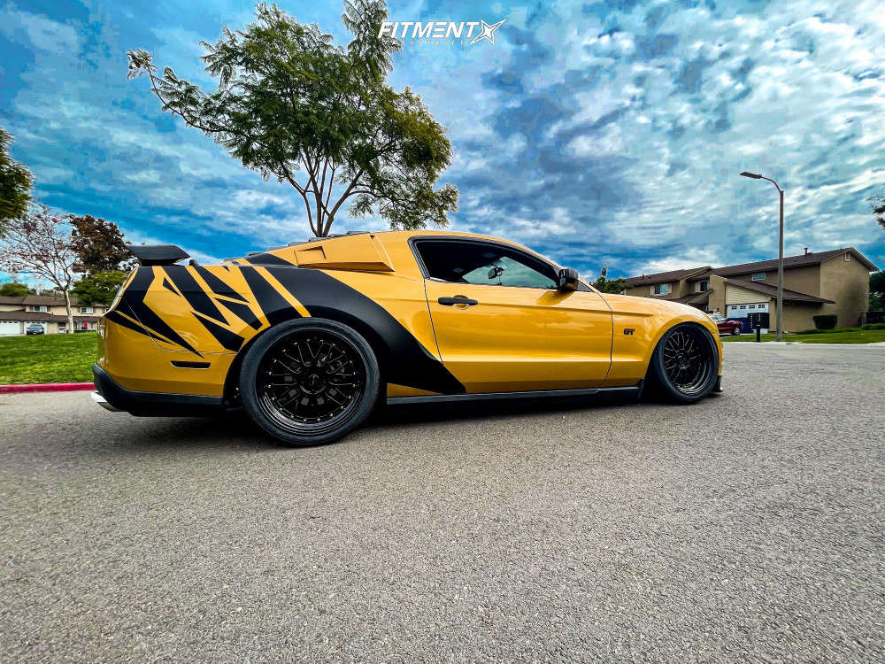 2010 Ford Mustang GT with 19x9.5 Vors Vr8 and Goodyear 265x40 on Air ...