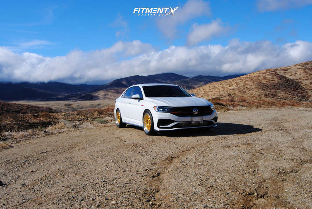 2021 Volkswagen Jetta GLI S with 18x8.5 Regen5 R32 and Vercelli 235x45 ...