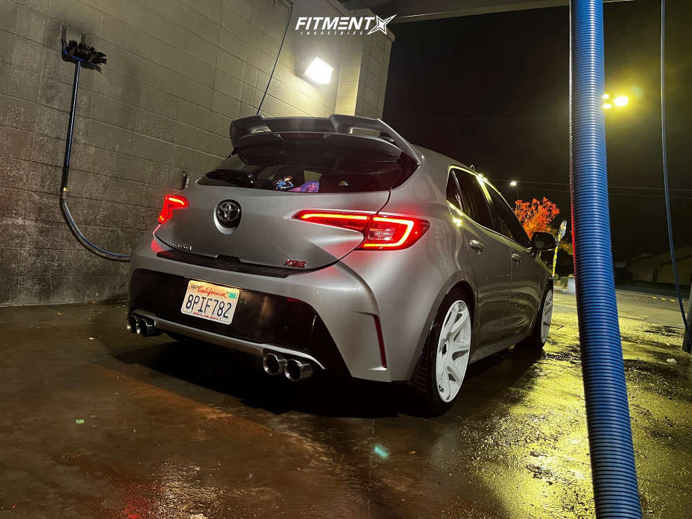 2020 Toyota Corolla XSE with 18x9 Cosmis Racing Mr7 and Federal 235x40 ...