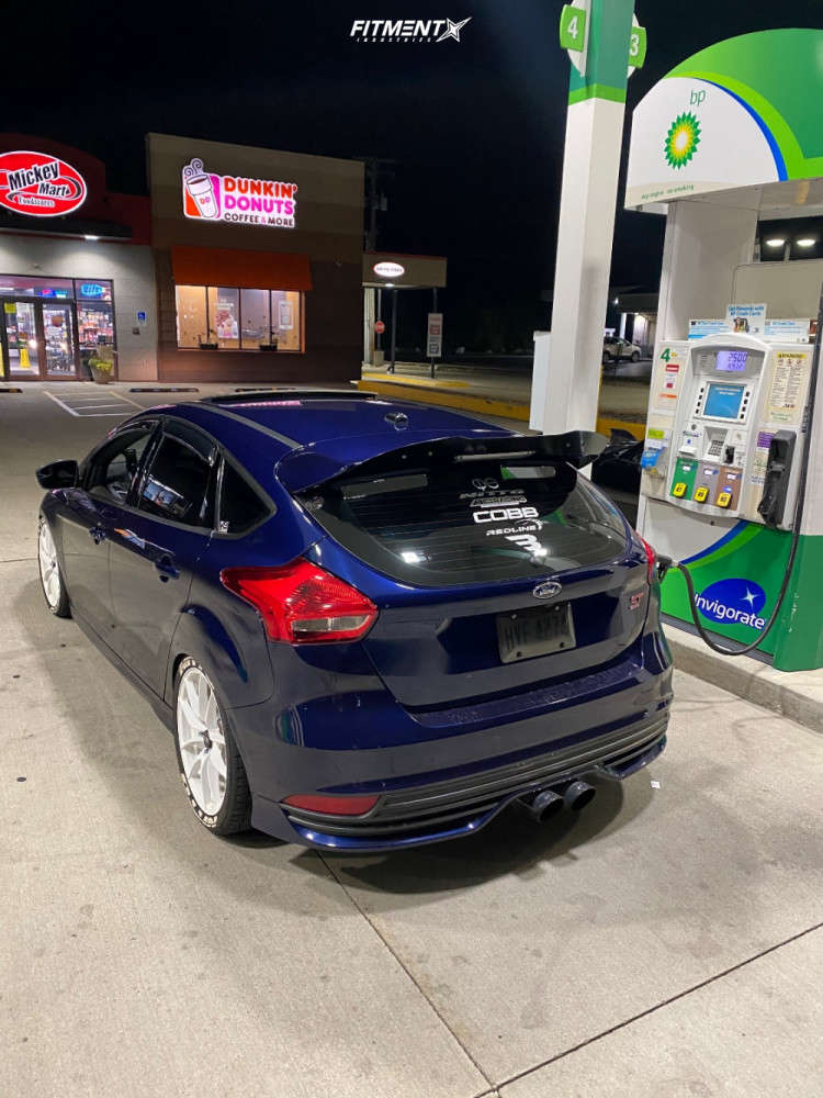 2016 Ford Focus ST with 18x8.5 OZ Racing Wheel Model and Nitto 235x40 ...
