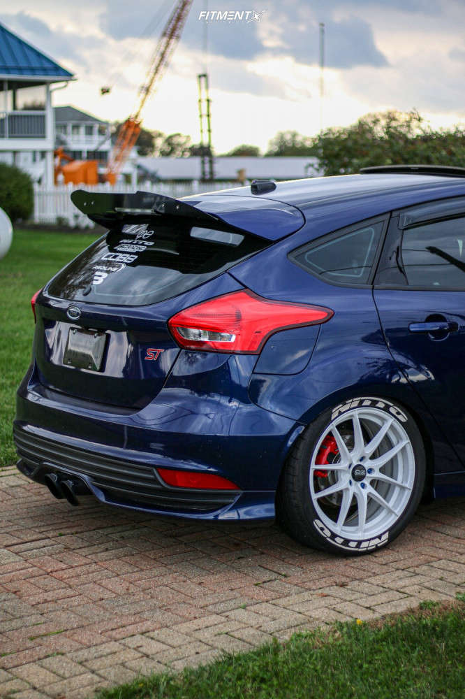 2016 Ford Focus ST with 18x8.5 OZ Racing Wheel Model and Nitto 235x40 ...