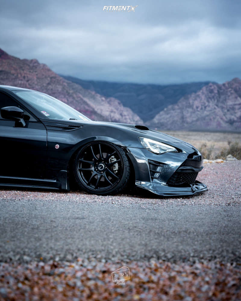 2019 Toyota 86 Base with 18x8.5 Work Emotion Cr Kiwami and Federal ...
