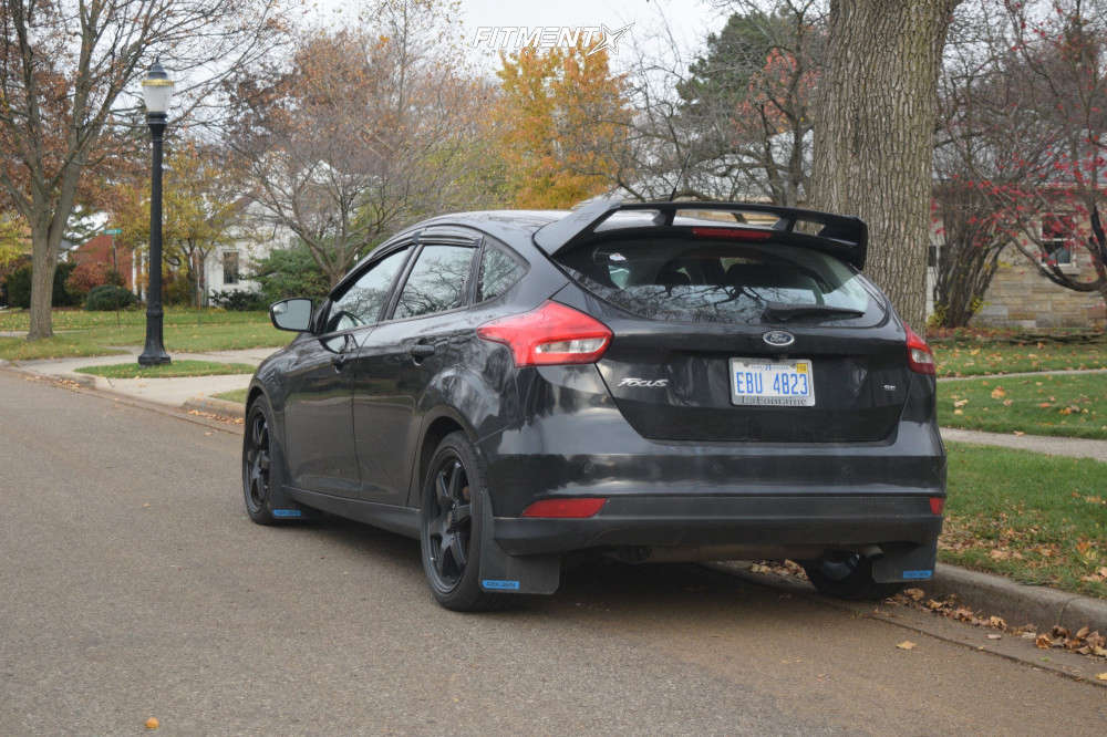 2015 Ford Focus SE with 20x8.5 Voxx Riva and Vercelli 225x40 on Stock ...