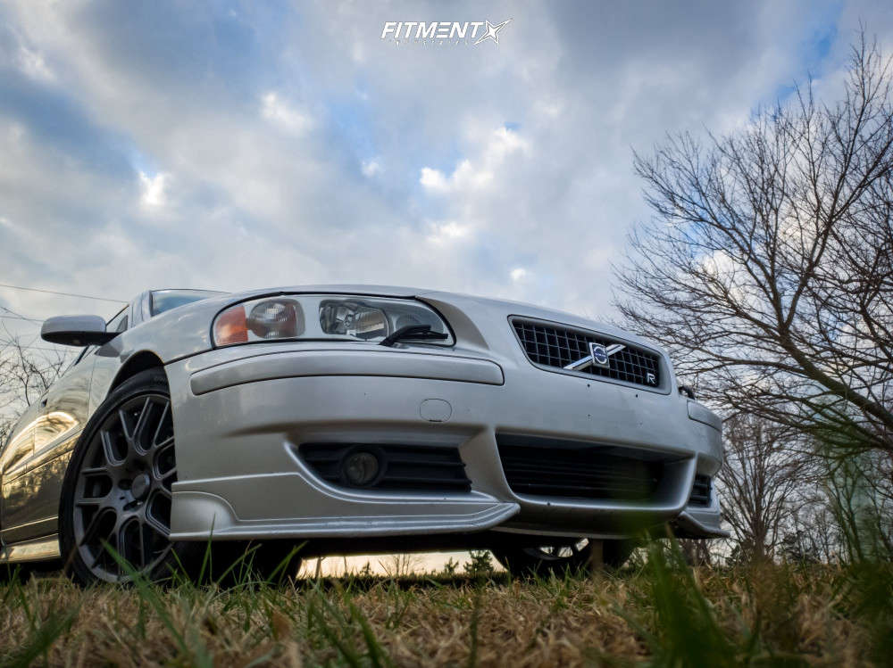 2005 Volvo S60 R with 17x7.5 Vision Cross and Sentury 235x45 on Stock ...