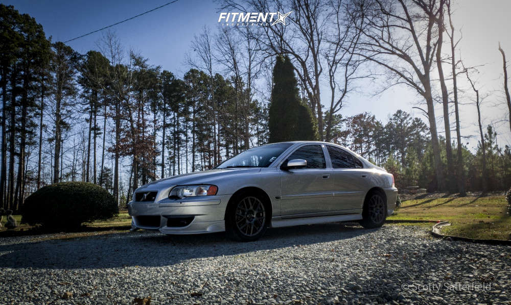 2005 Volvo S60 R with 17x7.5 Vision Cross and Sentury 235x45 on Stock ...