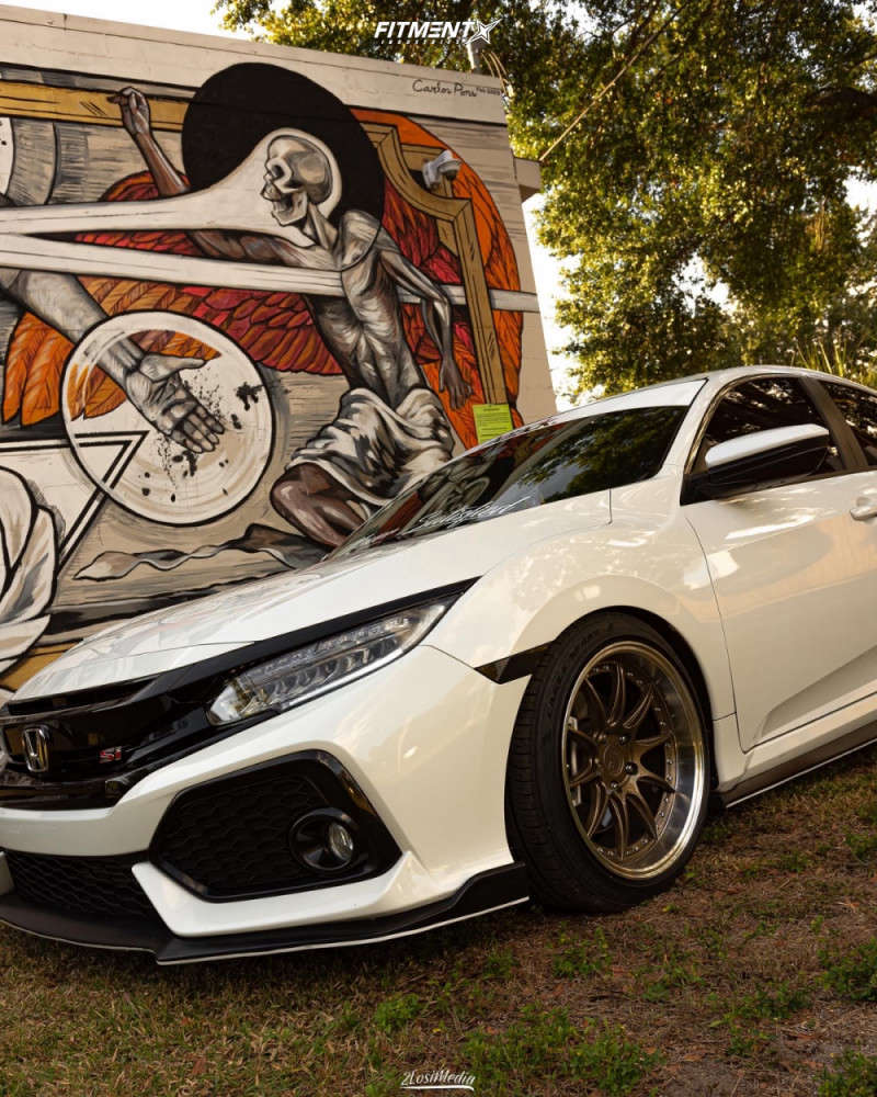 2019 Honda Civic Si with 18x9.5 Aodhan Ah07 and Goodyear 235x40 on ...