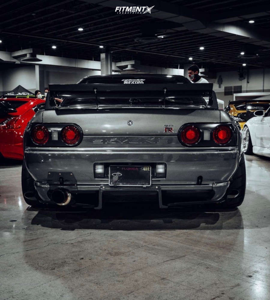 1993 Nissan Skyline GT-R with 19x12 Work Meister L1 3p and Toyo Tires ...