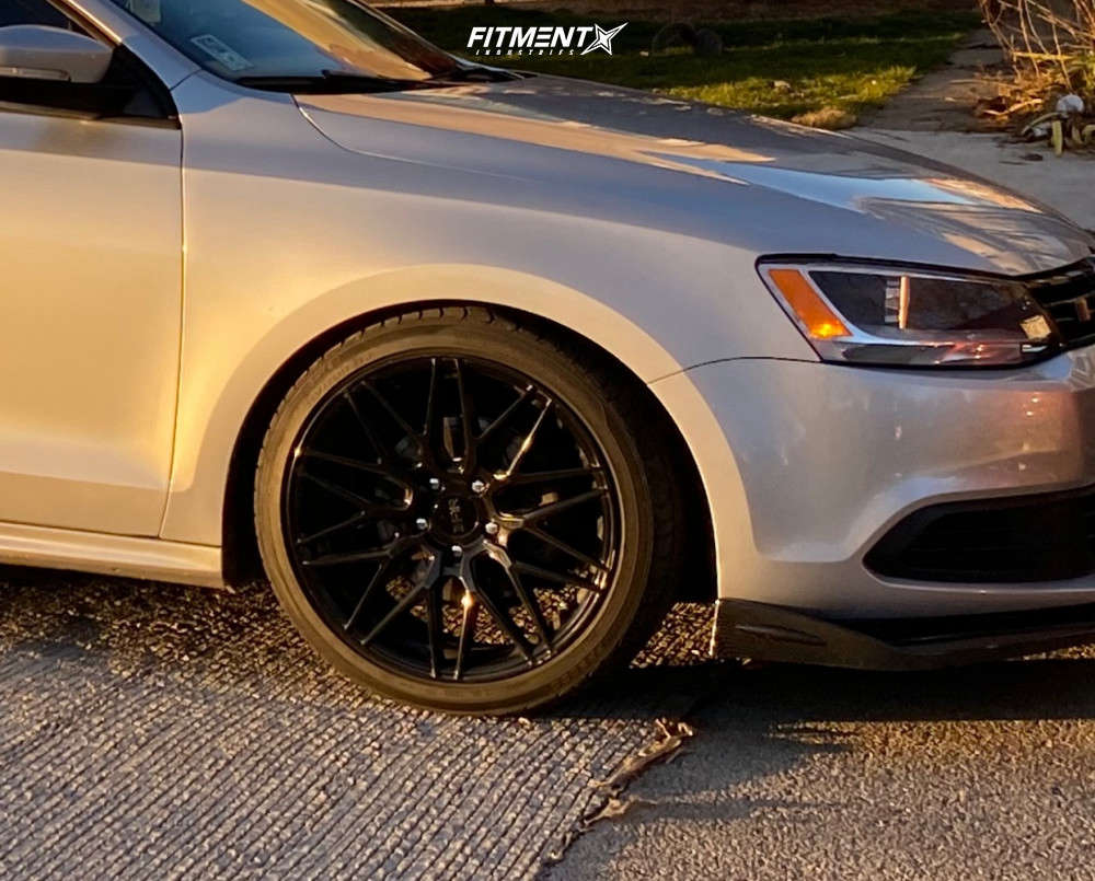 2012 Volkswagen Jetta SE with 18x8.5 F1R F103 and Delinte 225x40 on ...