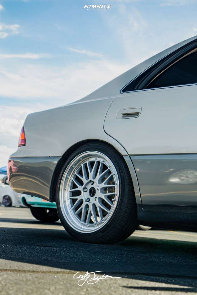 1999 Lexus ES300 Base with 18x8 Vors Vr8 and Pantera 215x40 on ...