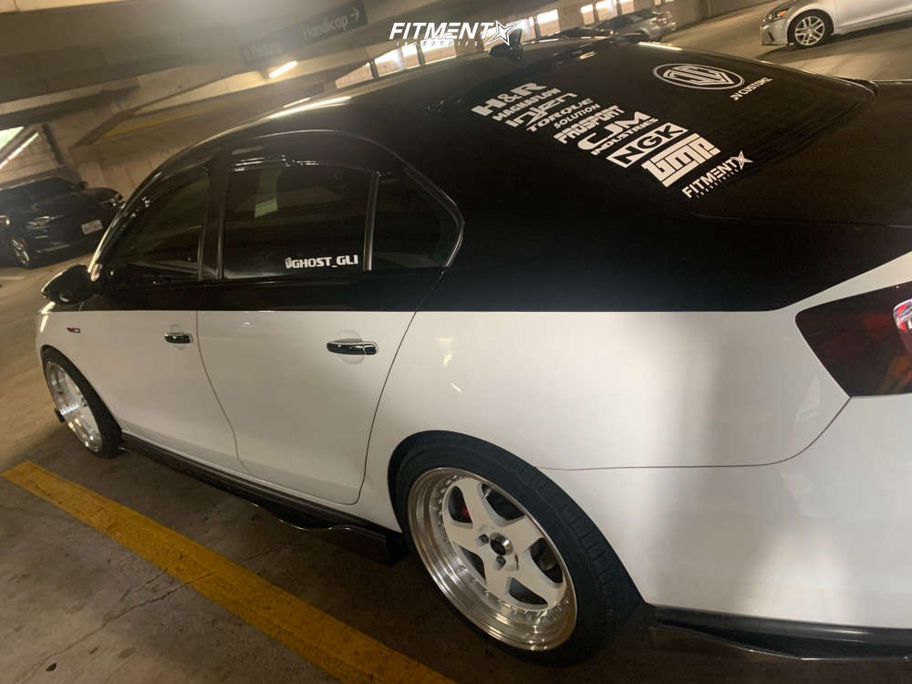 2017 Volkswagen Jetta GLI with 18x9 JNC Jnc010 and Kumho 225x40 on ...