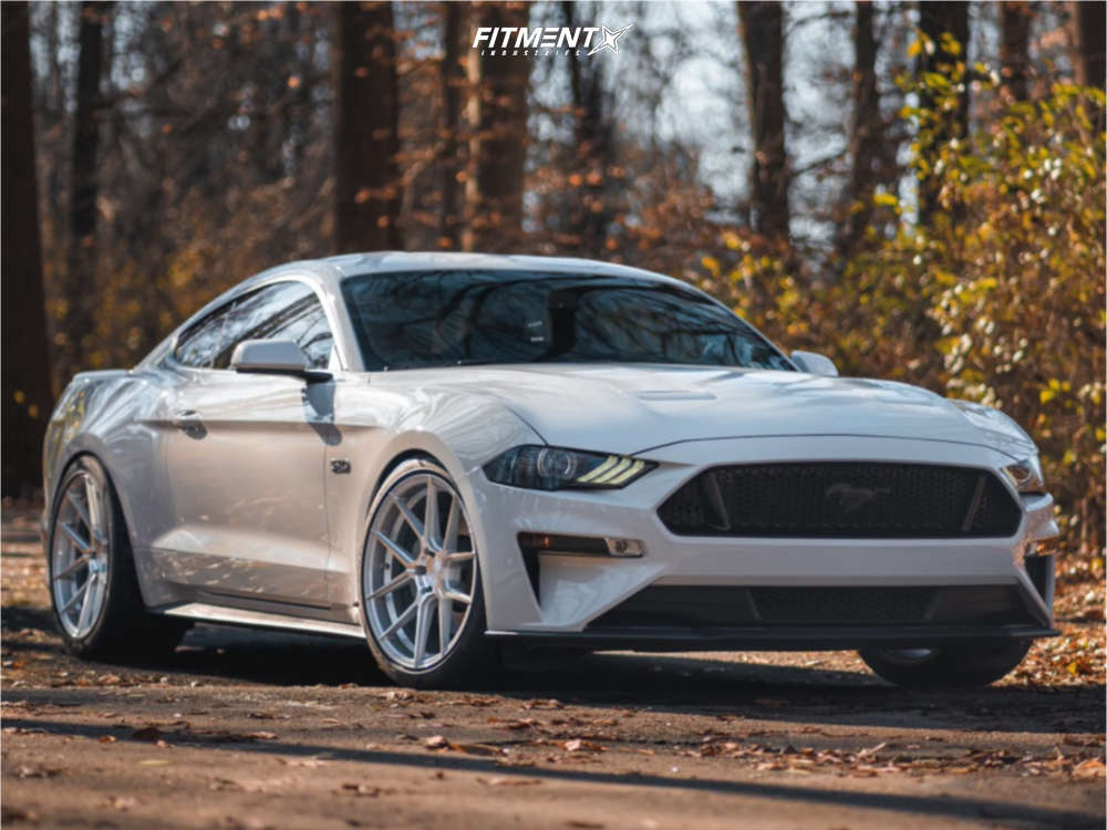 2018 Ford Mustang GT Premium with 20x10 Ferrada F8-fr8 and Pirelli ...