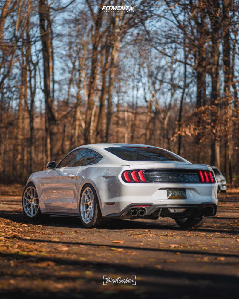 2018 Ford Mustang GT Premium with 20x10 Ferrada F8-fr8 and Pirelli ...