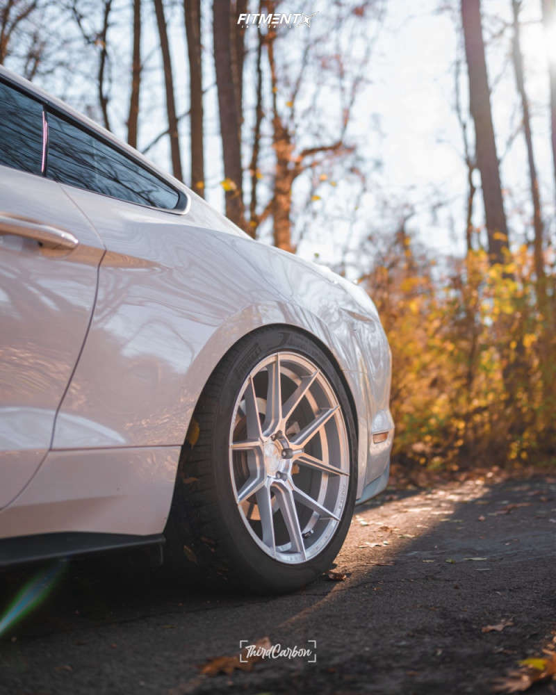2018 Ford Mustang GT Premium with 20x10 Ferrada F8-fr8 and Pirelli ...