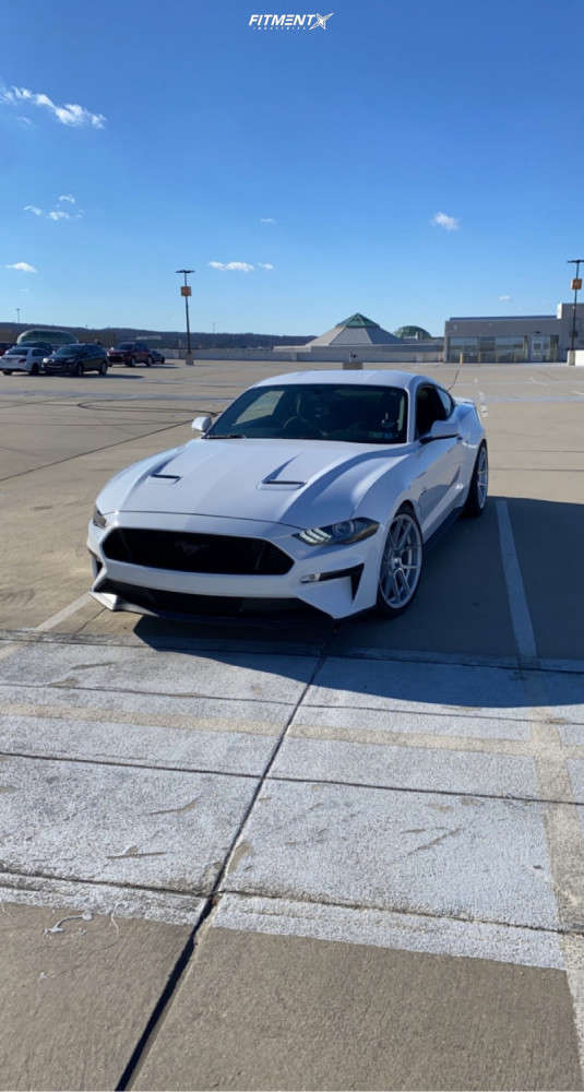 2018 Ford Mustang GT Premium with 20x10 Ferrada F8-fr8 and Pirelli ...