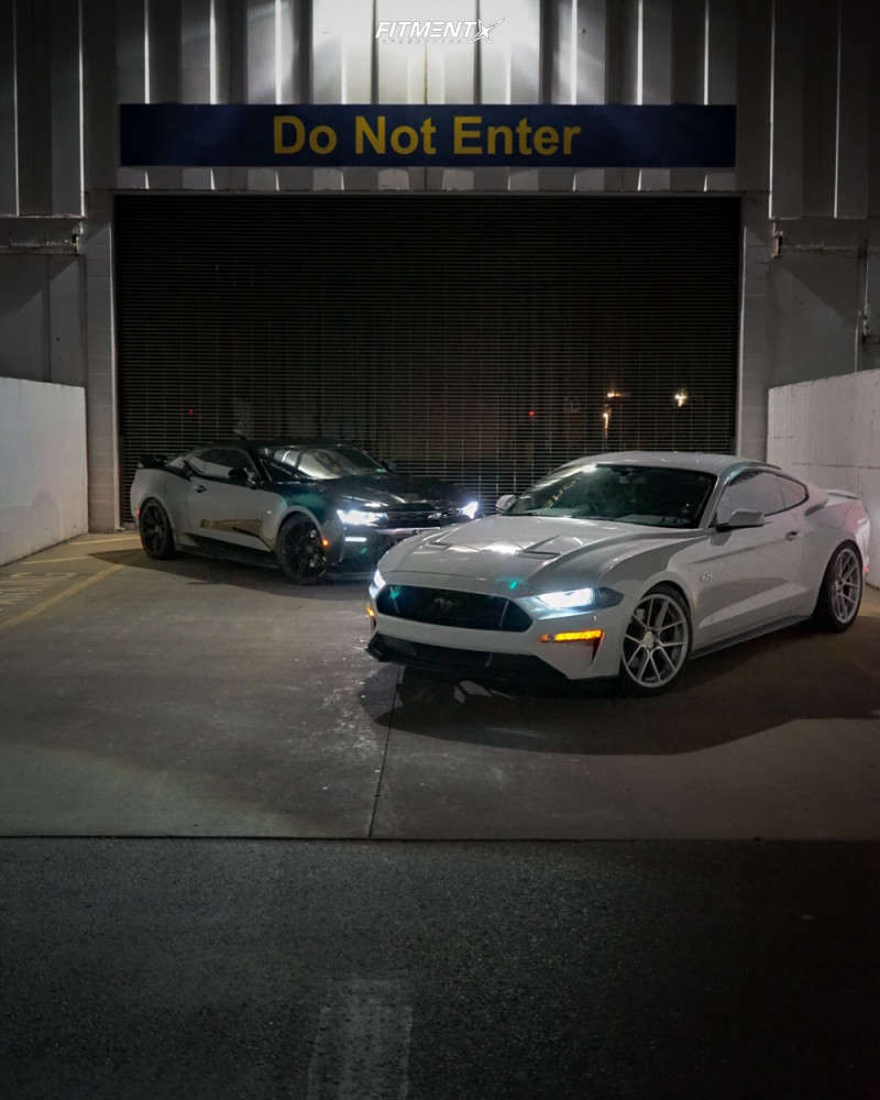 2018 Ford Mustang GT Premium with 20x10 Ferrada F8-fr8 and Pirelli ...
