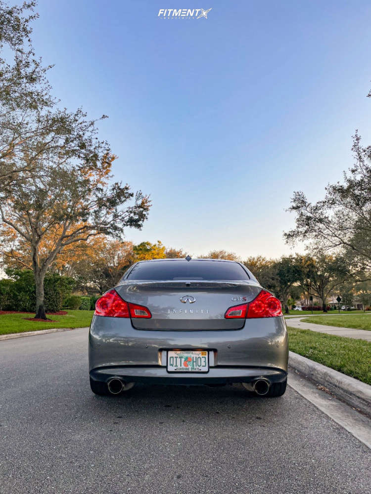 2011 INFINITI G37 Sport with 20x9 Rohana Rc10 and Hankook 255x35 on ...